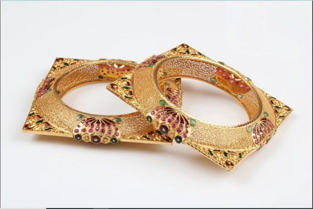 Latest Gold Kangan Design For Wedding